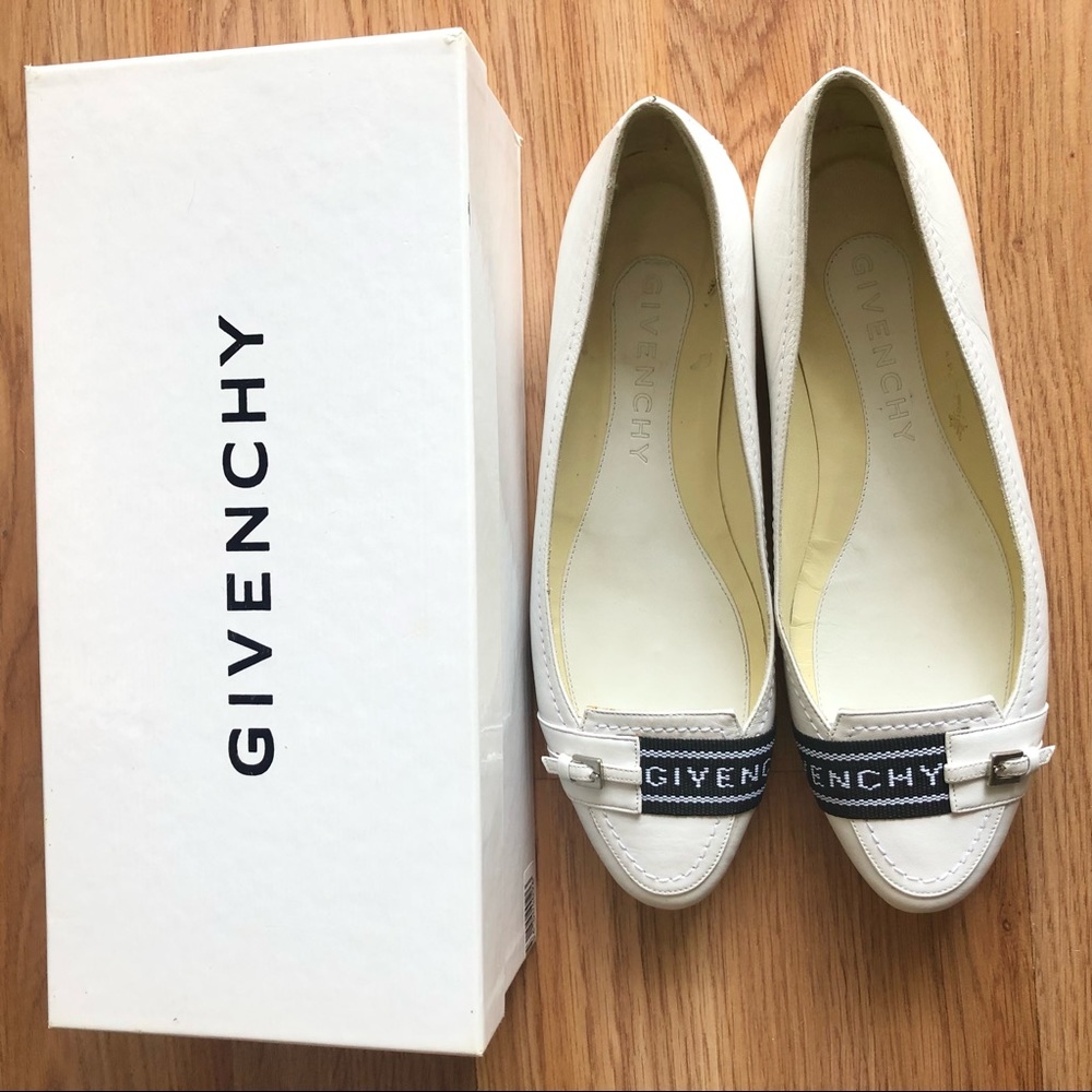 Givenchy White Logo Flats - Gem